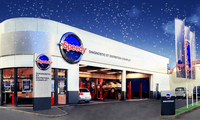 Ouvrez le centre d'entretien automobile franchisé SPEEDY